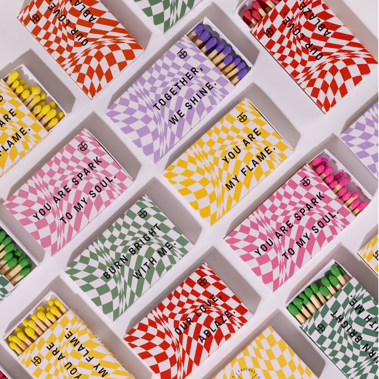 Kibrit Kutusu – Candle and Friends